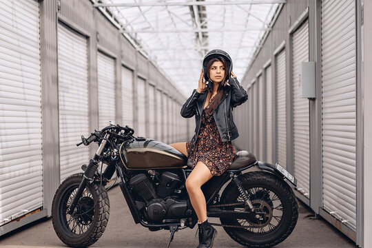 Rocker-Lady Bilder – Durchsuchen 18,721 Archivfotos, Vektorgrafiken und ...