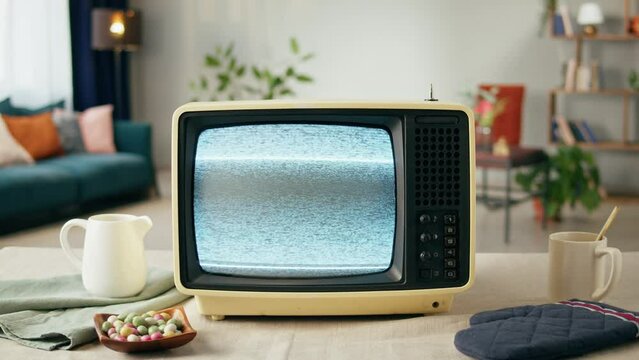 "Old Tv" Imagens – Procure 5,718 fotos, vetores e vídeos | Adobe Stock