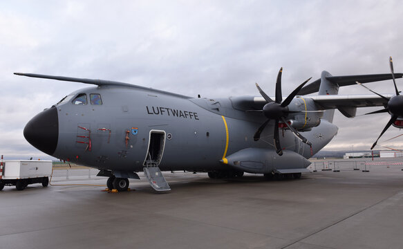 A400M-Bilder: Stock-Fotos & -Videos. | Adobe Stock