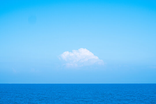 รูปภาพSky-Clouds – เลือกดูภาพถ่ายสต็อก เวกเตอร์ และวิดีโอ8,243 | Adobe ...