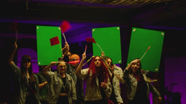 Crowd Green Screen Images – Browse 4,253 Stock Photos, Vectors, and ...