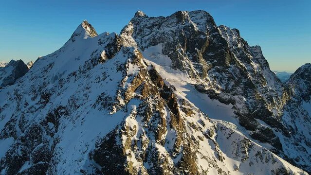 Dombay-Ulgen Images – Parcourir 226 le catalogue de photos, vecteurs et ...