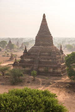 "Temples Of Bagan" Bilder – Durchsuchen 32 Archivfotos, Vektorgrafiken ...