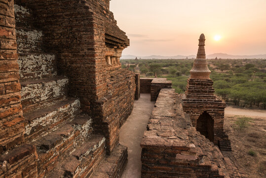 Imagens de "Temples Of Bagan" – Explore Fotografias do Stock, Vetores e ...
