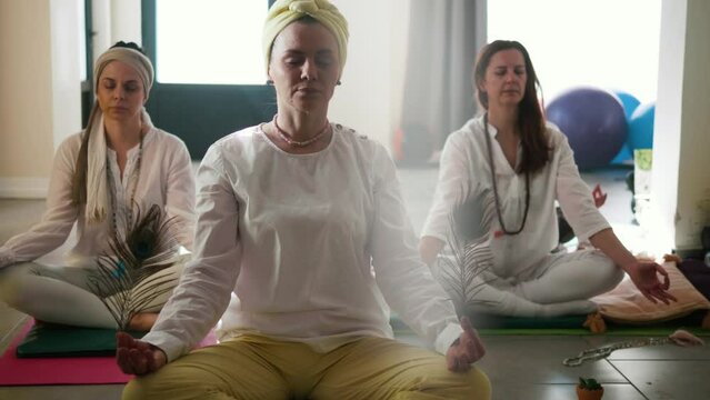 Gyan Mudra Images Browse 1 217 Stock Photos Vectors And Video