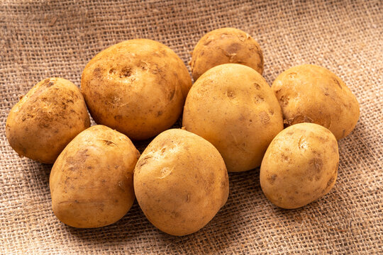 「じゃがいも」の写真素材 | 1,812,254件の無料イラスト画像 | Adobe Stock