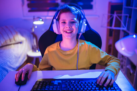 Abendstudium Bilder – Durchsuchen 18,567 Archivfotos, Vektorgrafiken ...