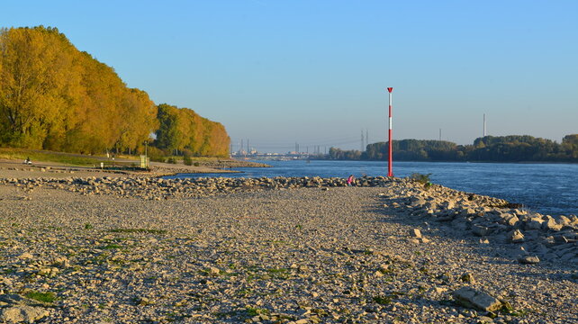 Hitdorf-Bilder: Stock-Fotos & -Videos. | Adobe Stock