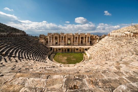 Amphitheater Bilder – Durchsuchen 139,529 Archivfotos, Vektorgrafiken ...