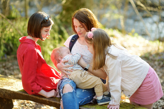 Breastfeed Images – Browse 332,833 Stock Photos, Vectors, and Video ...