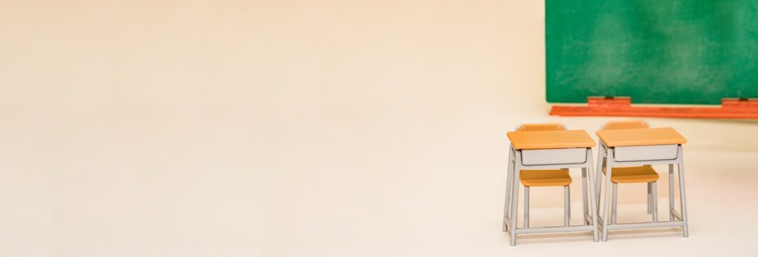 Schulpflicht Bilder – Durchsuchen 4,245 Archivfotos, Vektorgrafiken und ...