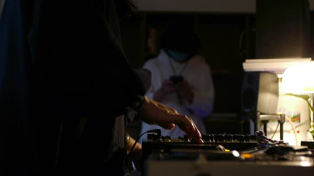 รูปภาพTweaking – เลือกดูภาพถ่ายสต็อก เวกเตอร์ และวิดีโอ8,336 | Adobe Stock