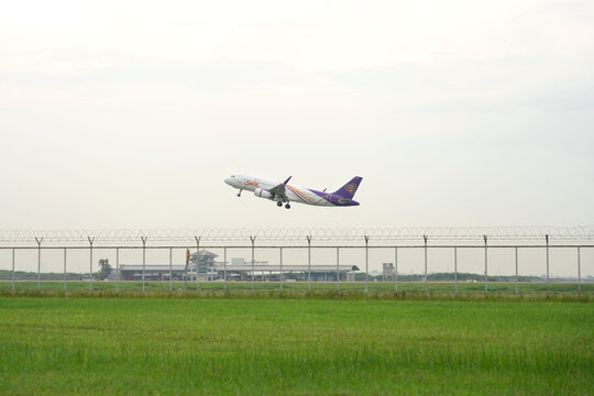 "Thai Airways" Bilder – Durchsuchen 293 Archivfotos, Vektorgrafiken und ...