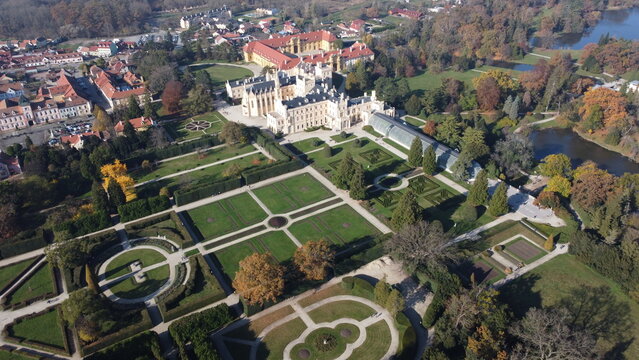 "Lednice Castle"-Bilder: Stock-Fotos & -Videos. | Adobe Stock