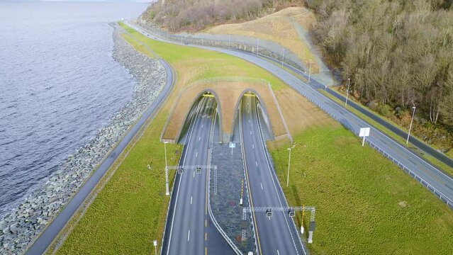 รูปภาพ"Underwater Tunnel" – เลือกดูภาพถ่ายสต็อก เวกเตอร์ และวิดีโอ375 ...