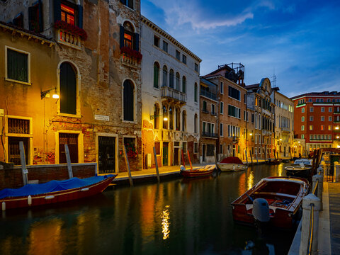 Venetia Bilder – Durchsuchen 5,106 Archivfotos, Vektorgrafiken und ...