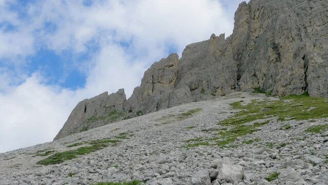 รูปภาพDolomitic – เลือกดูภาพถ่ายสต็อก เวกเตอร์ และวิดีโอ3,996 | Adobe Stock