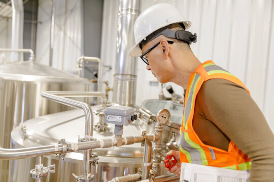 Distillat Bilder – Durchsuchen 126,694 Archivfotos, Vektorgrafiken und ...