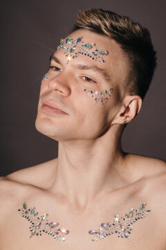 Strass Bilder – Durchsuchen 269,817 Archivfotos, Vektorgrafiken und ...