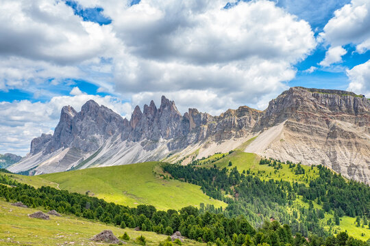 "Odle Mountains"-Bilder: Stock-Fotos & -Videos. | Adobe Stock