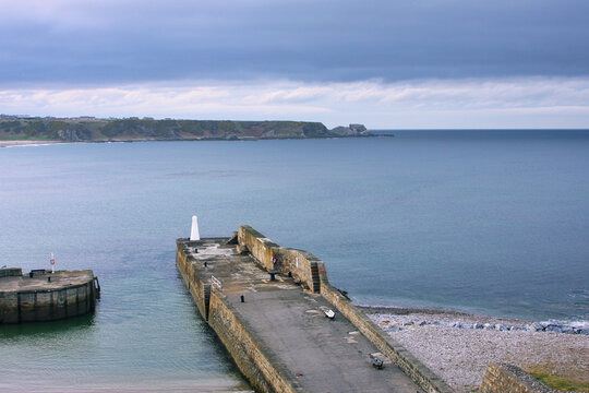 「Larboard」の画像 - 1,642 件の Stock 写真、ベクターおよびビデオ | Adobe Stock
