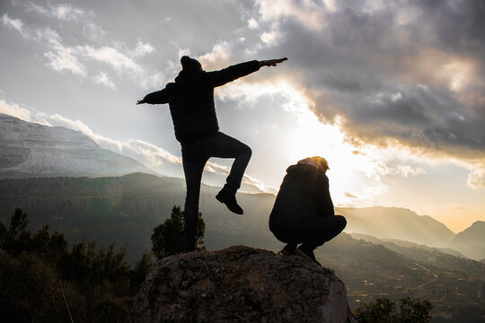 รูปภาพStnding – เลือกดูภาพถ่ายสต็อก เวกเตอร์ และวิดีโอ357 | Adobe Stock
