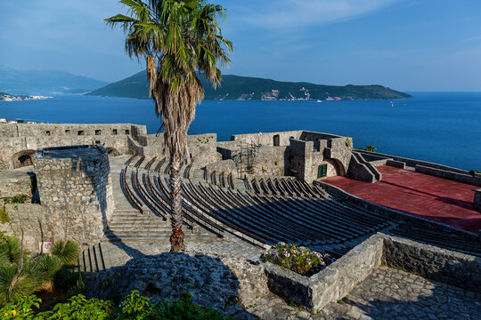 Cula Bilder – Durchsuchen 2,362 Archivfotos, Vektorgrafiken und Videos ...