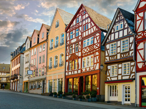 Hachenburg-Bilder: Stock-Fotos & -Videos. | Adobe Stock