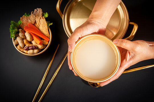 Makkoli Bilder – Durchsuchen 747 Archivfotos, Vektorgrafiken und Videos ...