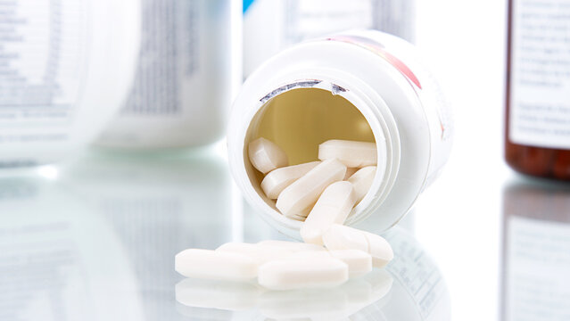 รูปภาพ"Tabletten – เลือกดูภาพถ่ายสต็อก เวกเตอร์ และวิดีโอ25,299 | Adobe ...