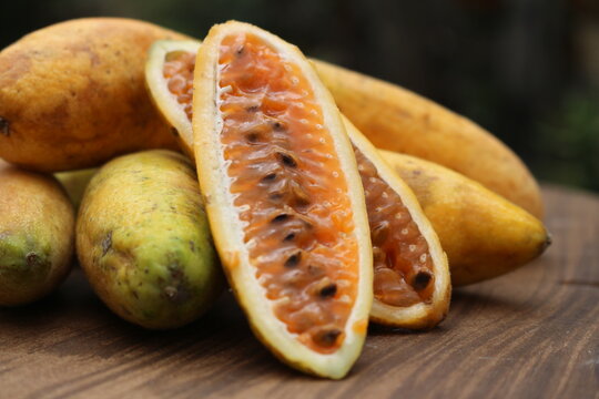 Imágenes de Curuba: descubre bancos de fotos, ilustraciones, vectores y ...