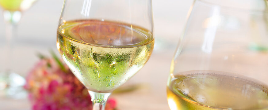 รูปภาพ"Winzer – เลือกดูภาพถ่ายสต็อก เวกเตอร์ และวิดีโอ18,311 | Adobe Stock