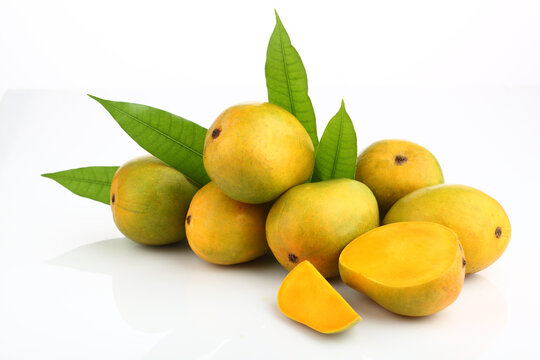 "Mango Fruits"-Bilder: Stock-Fotos & -Videos. | Adobe Stock