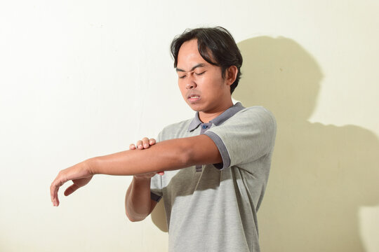 รูปภาพGroaning – เลือกดูภาพถ่ายสต็อก เวกเตอร์ และวิดีโอ664 | Adobe Stock