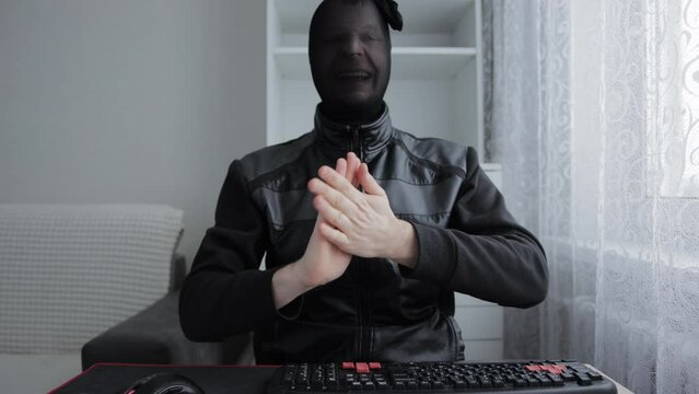 Scammer Bilder – Durchsuchen 8,802 Archivfotos, Vektorgrafiken und ...