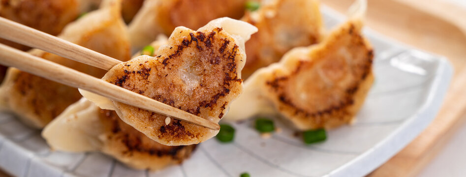 Gyoza Bilder – Durchsuchen 30,233 Archivfotos, Vektorgrafiken und ...