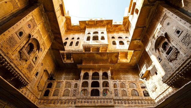 รูปภาพPatwa – เลือกดูภาพถ่ายสต็อก เวกเตอร์ และวิดีโอ173 | Adobe Stock