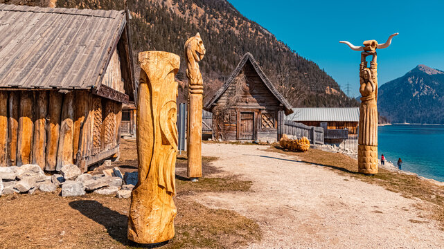 Wikingerdorf Bilder – Durchsuchen 5,211 Archivfotos, Vektorgrafiken und ...