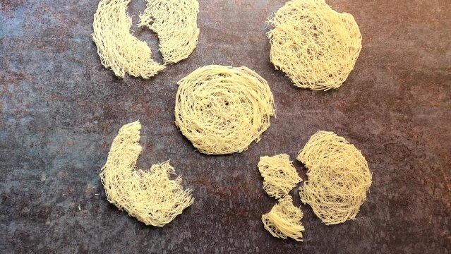 รูปภาพ"String Hoppers" – เลือกดูภาพถ่ายสต็อก เวกเตอร์ และวิดีโอ815 ...