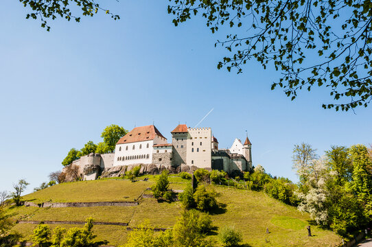 รูปภาพLenz – เลือกดูภาพถ่ายสต็อก เวกเตอร์ และวิดีโอ5,062 | Adobe Stock