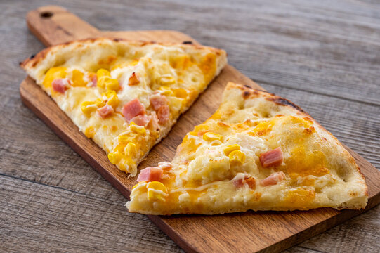 Pizzaschnitte Bilder – Durchsuchen 1,314 Archivfotos, Vektorgrafiken ...