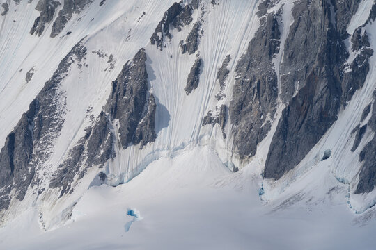 Bergschrund Bilder – Durchsuchen 592 Archivfotos, Vektorgrafiken und ...