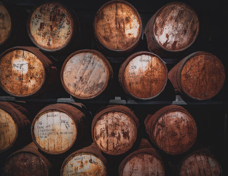 「Baril」の画像 - 1,701 件の Stock 写真、ベクターおよびビデオ | Adobe Stock