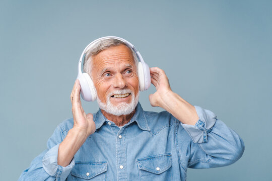 Old Man Wearing Headphones Images – Browse 4,220 Stock Photos, Vectors ...