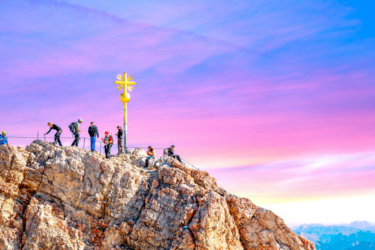 รูปภาพBergwanderer – เลือกดูภาพถ่ายสต็อก เวกเตอร์ และวิดีโอ1,076 ...