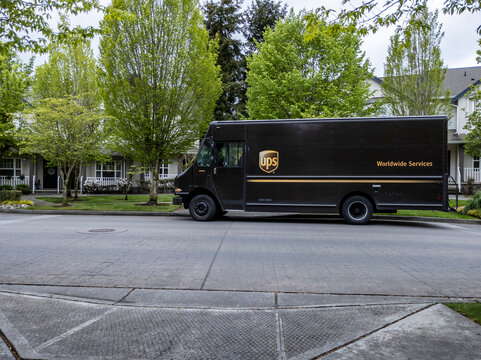 Ups Truck Side View