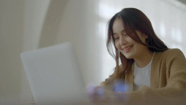 Asian Computer Images – Browse 960,650 Stock Photos, Vectors, and Video ...