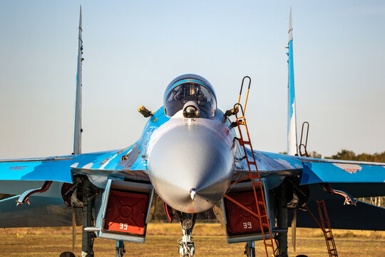 Flanker bilder – Bläddra bland 1,247 stockfoton, vektorer och videor ...