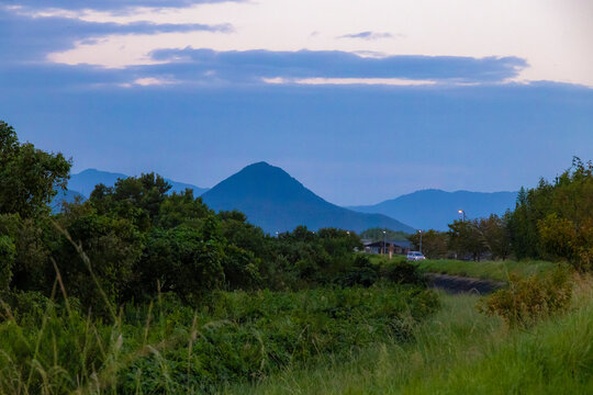 三上山 Images – Browse 258 Stock Photos, Vectors, and Video | Adobe Stock