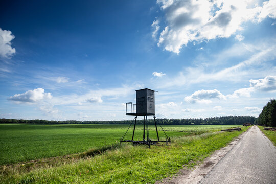 "Hunting Hut" Images – Browse 57 Stock Photos, Vectors, and Video ...